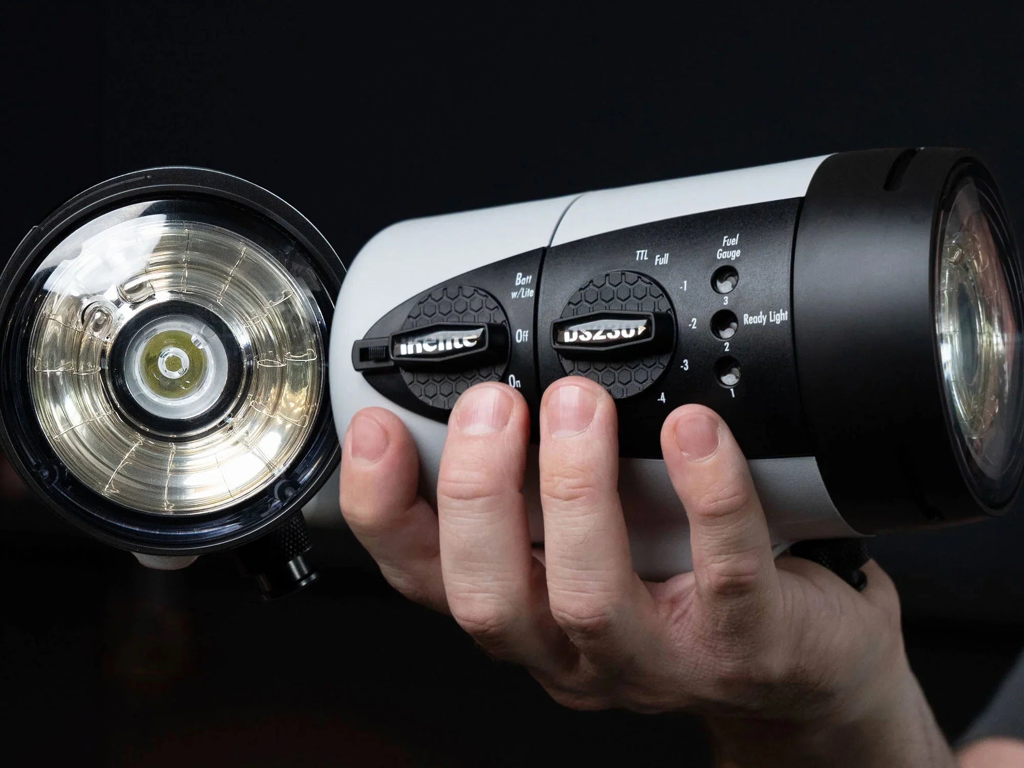 DS230 Strobe Features // The Perfect Wide Angle Strobe? [VIDEO]