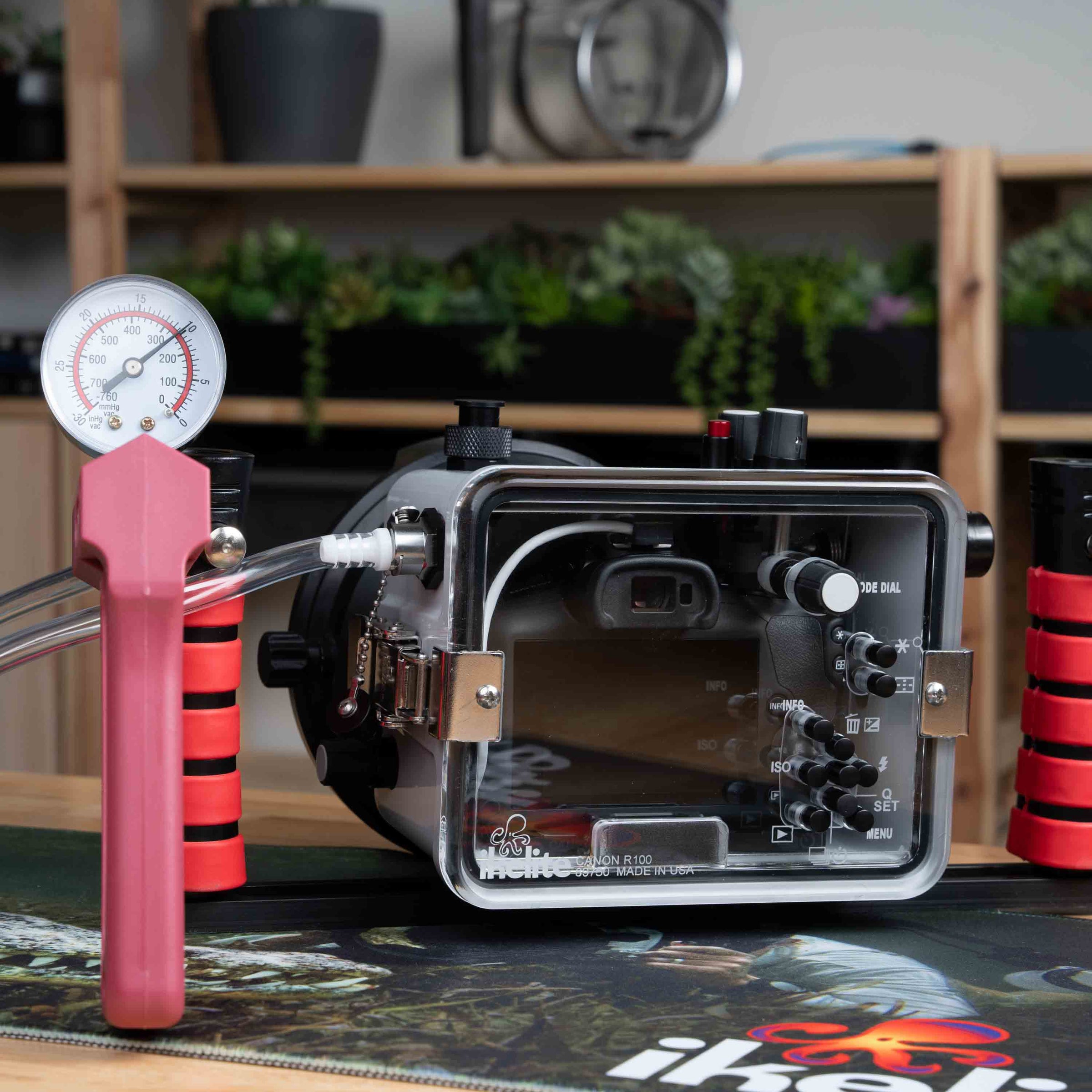 200DLM/D Underwater Housing and Canon EOS R100 Camera Deluxe Kit