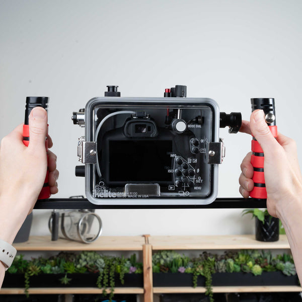 200DLM/D Underwater Housing and Canon EOS R100 Camera Deluxe Kit
